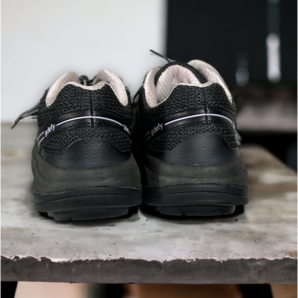 G-Defy | Shoes | Gdefy Gravity Defyer Mighty Walk Sneakers Backknee ...